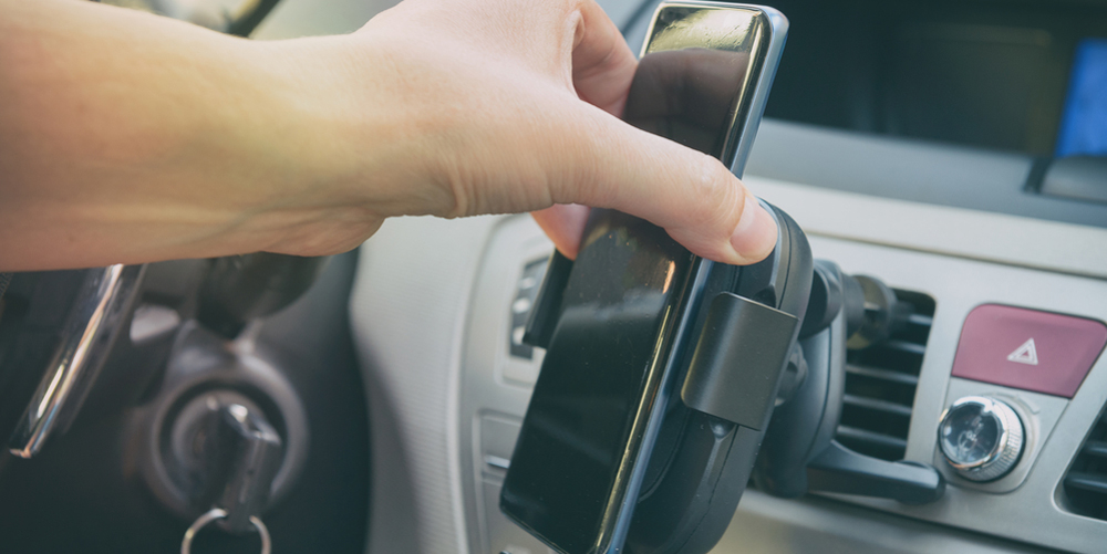 10 Best Wireless Car Chargers (2022 Review) - GrandPrixTimes